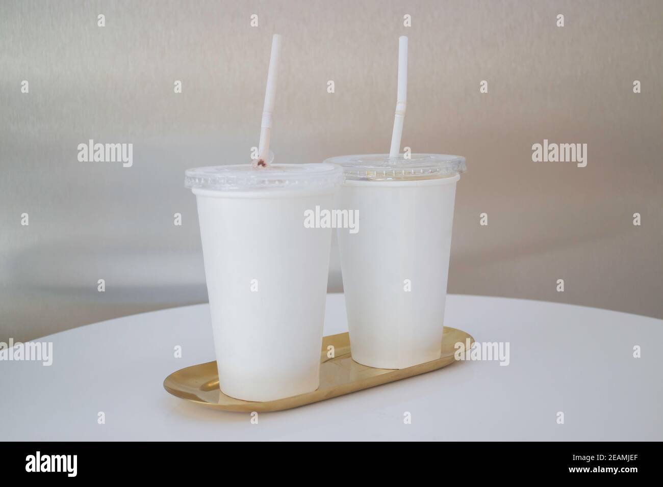 White paper of iced coffee cup Stock Photo - Alamy