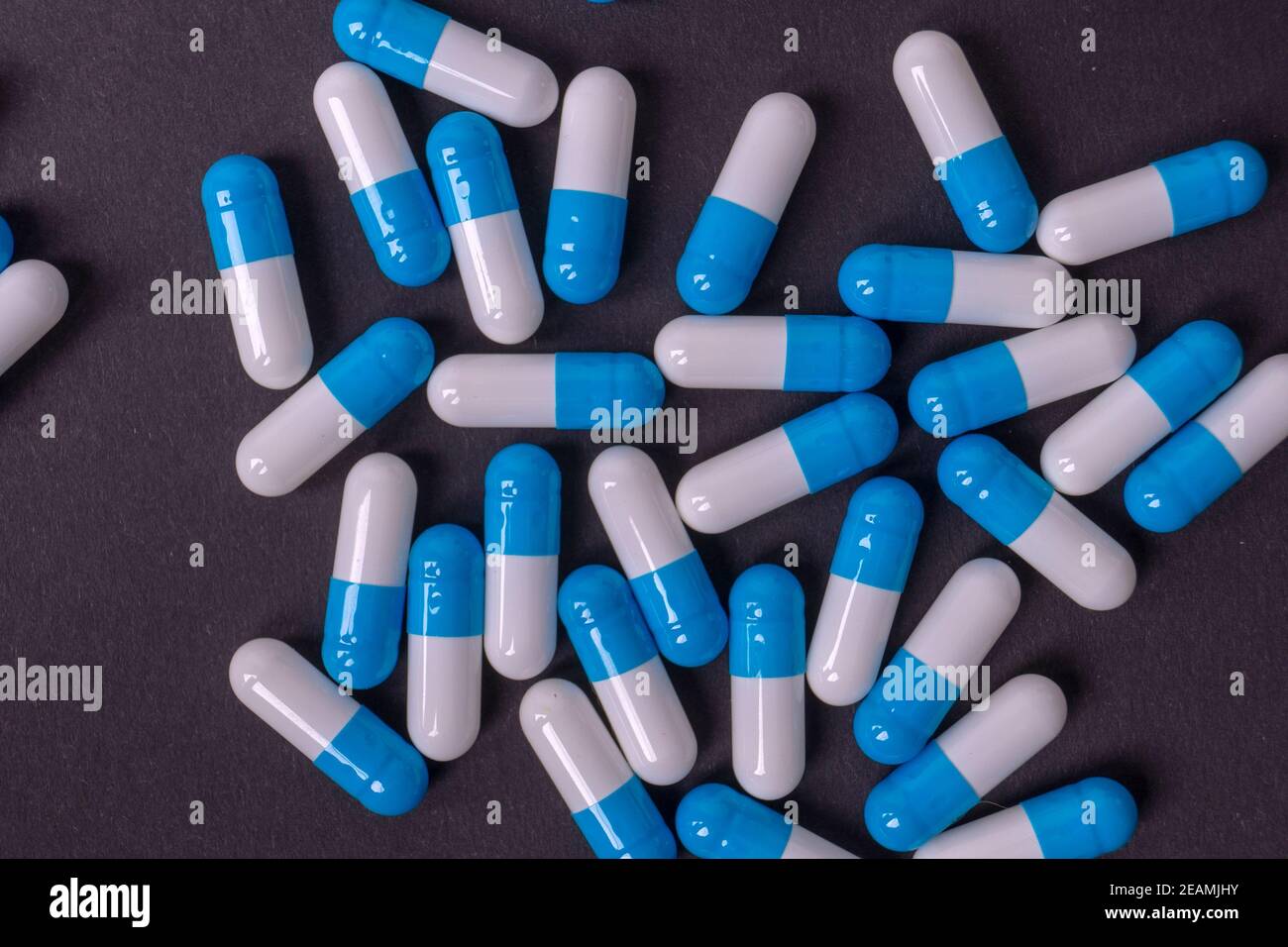 Blue pills hi-res stock photography and images - Alamy