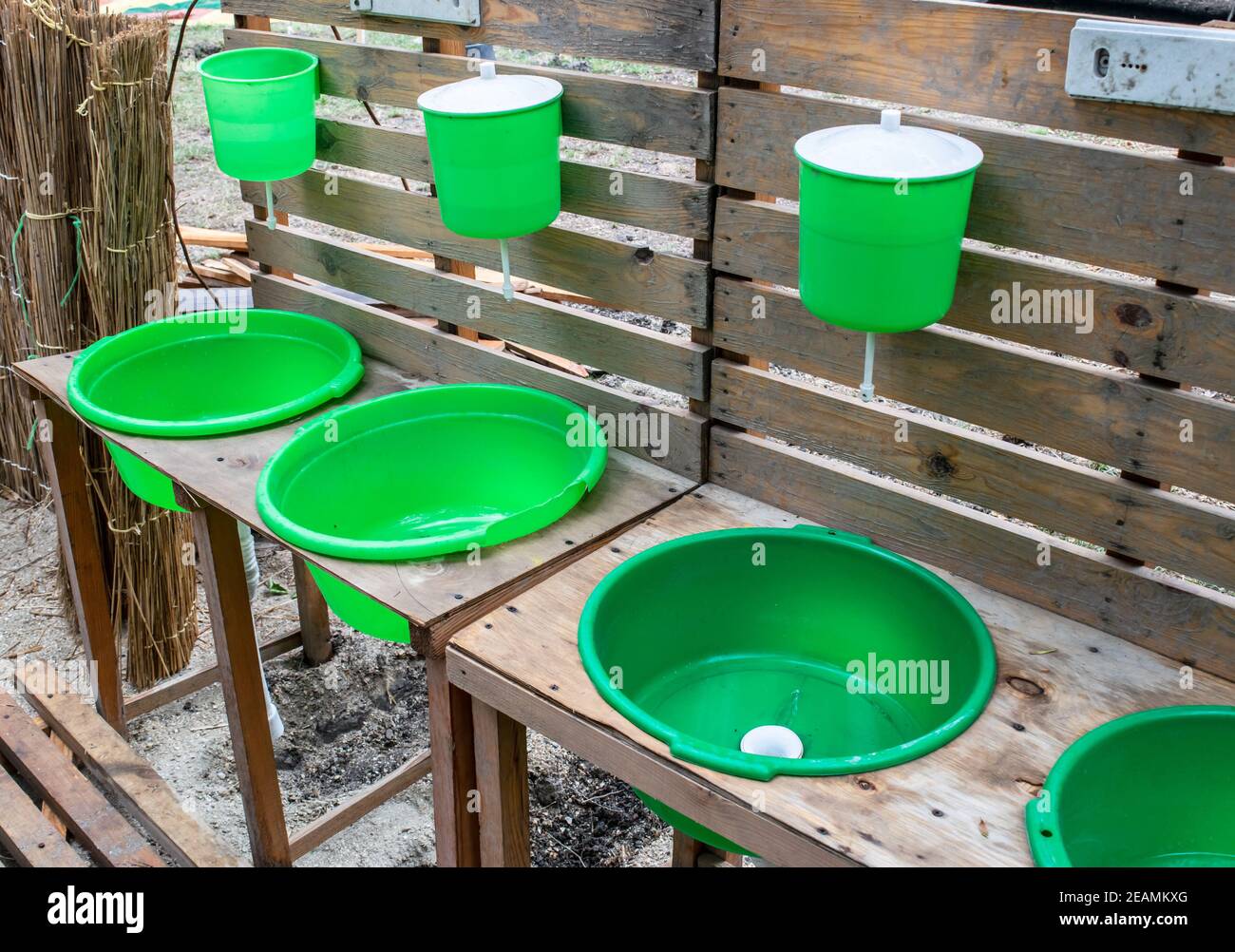 Outdoor wash basin hi-res stock photography and images - Alamy