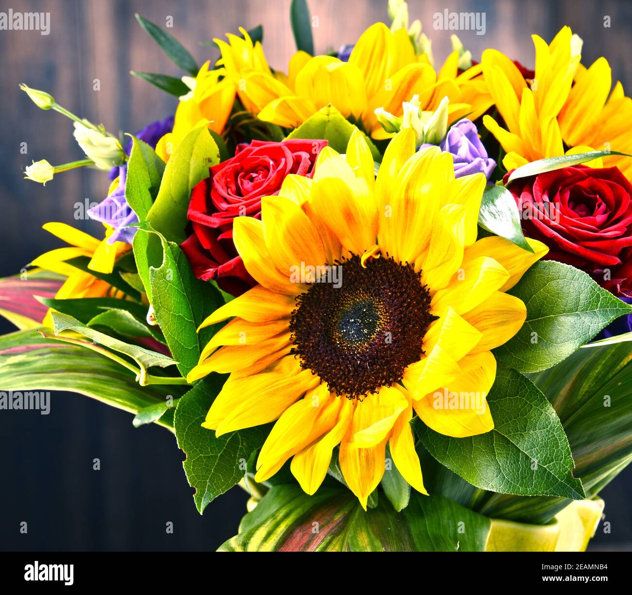 Bouquet color leaf hi-res stock photography and images - Alamy
