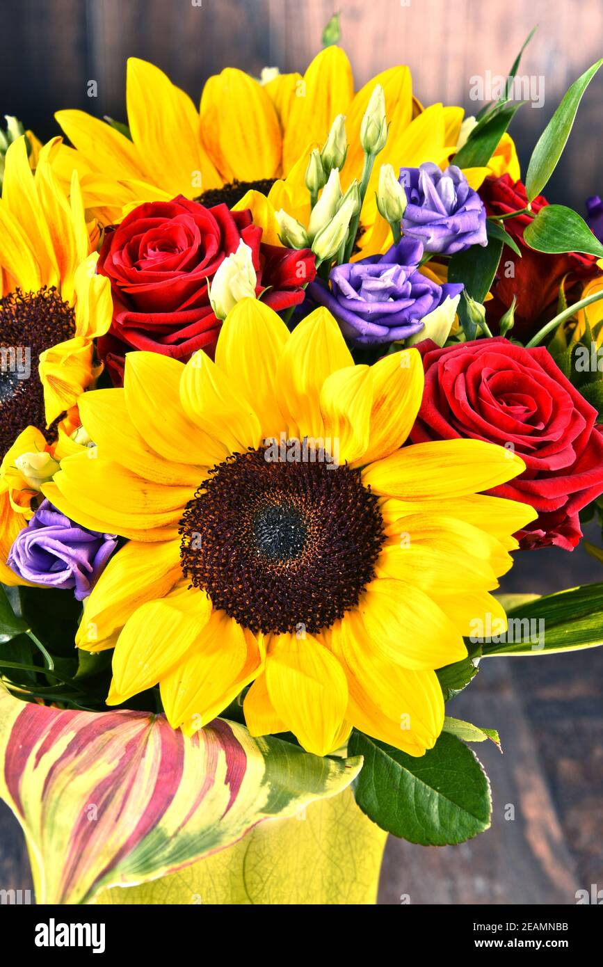 Bouquet color leaf hi-res stock photography and images - Alamy