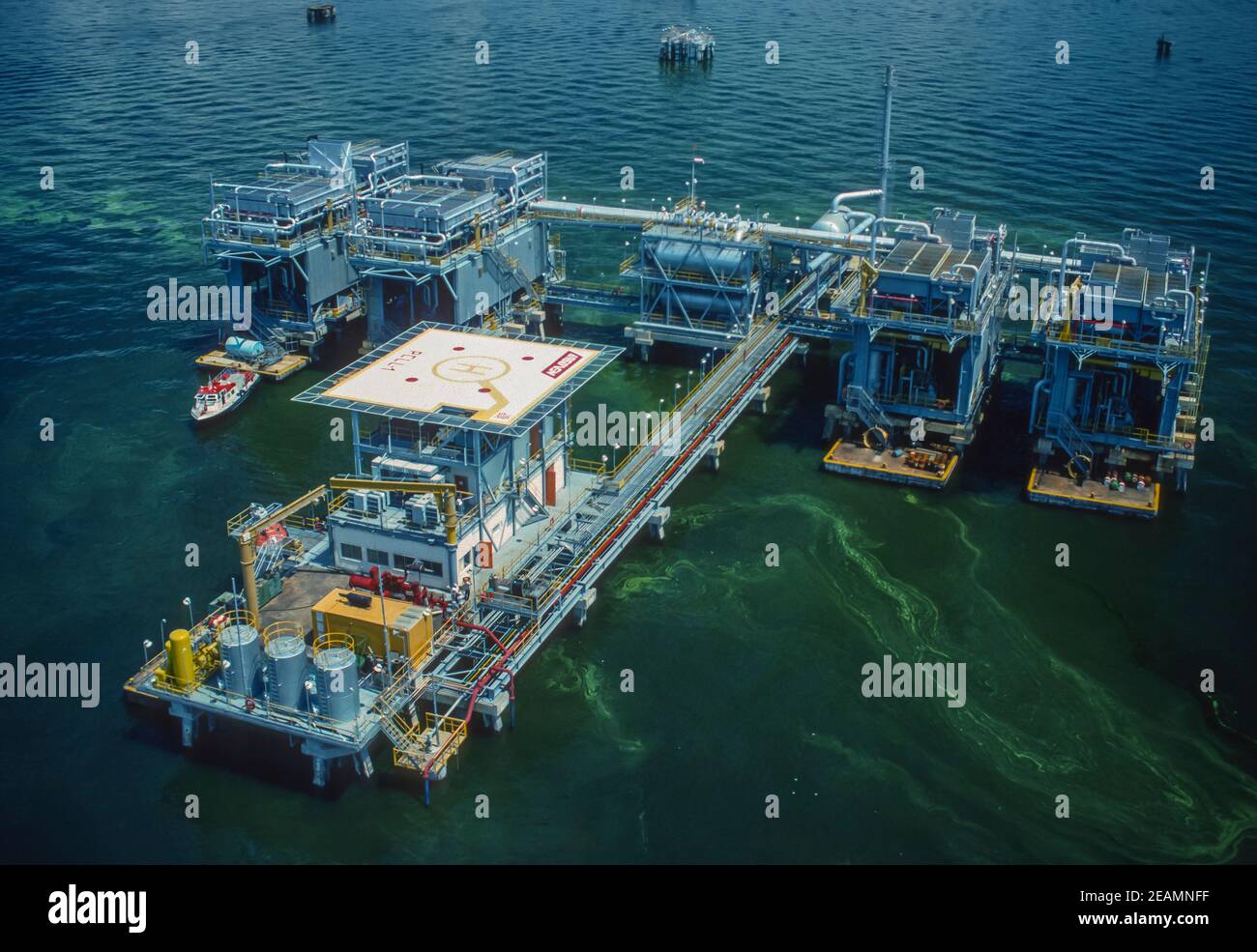 LAKE MARACAIBO, VENEZUELA, OCTOBER 1988 - Aerial of Lagoven oil company ...