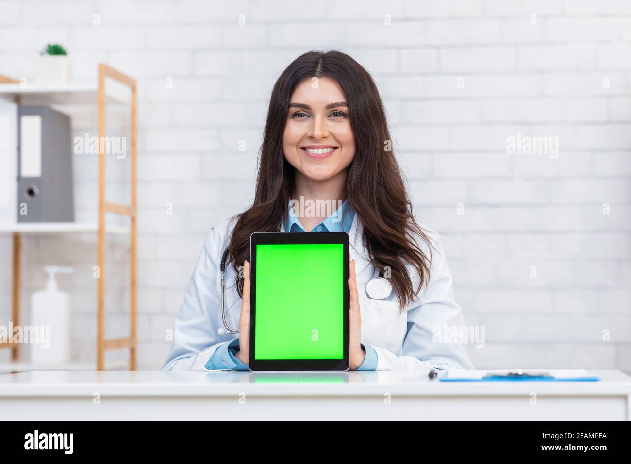 Mobile medical app for chat with family doctor, modern medicine and ...