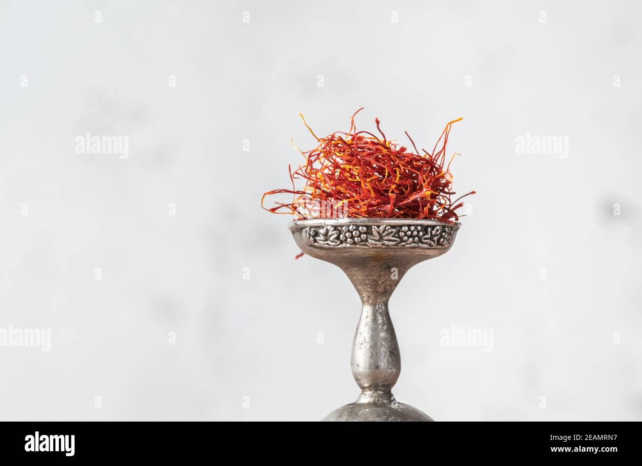 Saffron stigma hi-res stock photography and images - Alamy