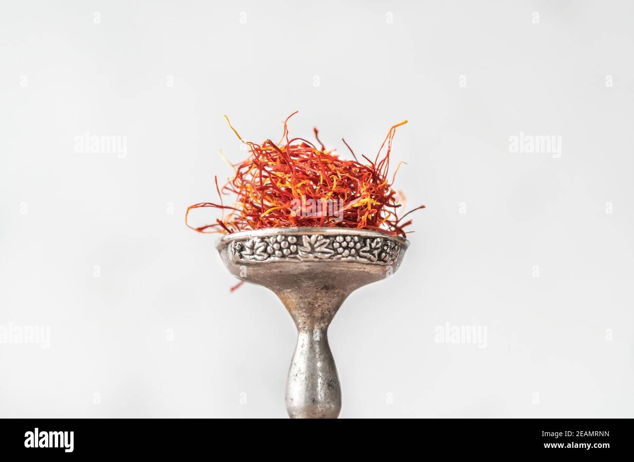 Saffron stigma hi-res stock photography and images - Alamy