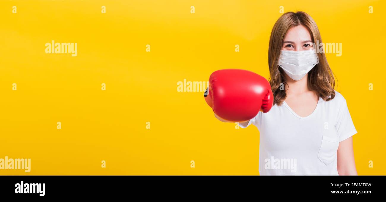 woman wearing mask protection and boxing gloves Stock Photo - Alamy