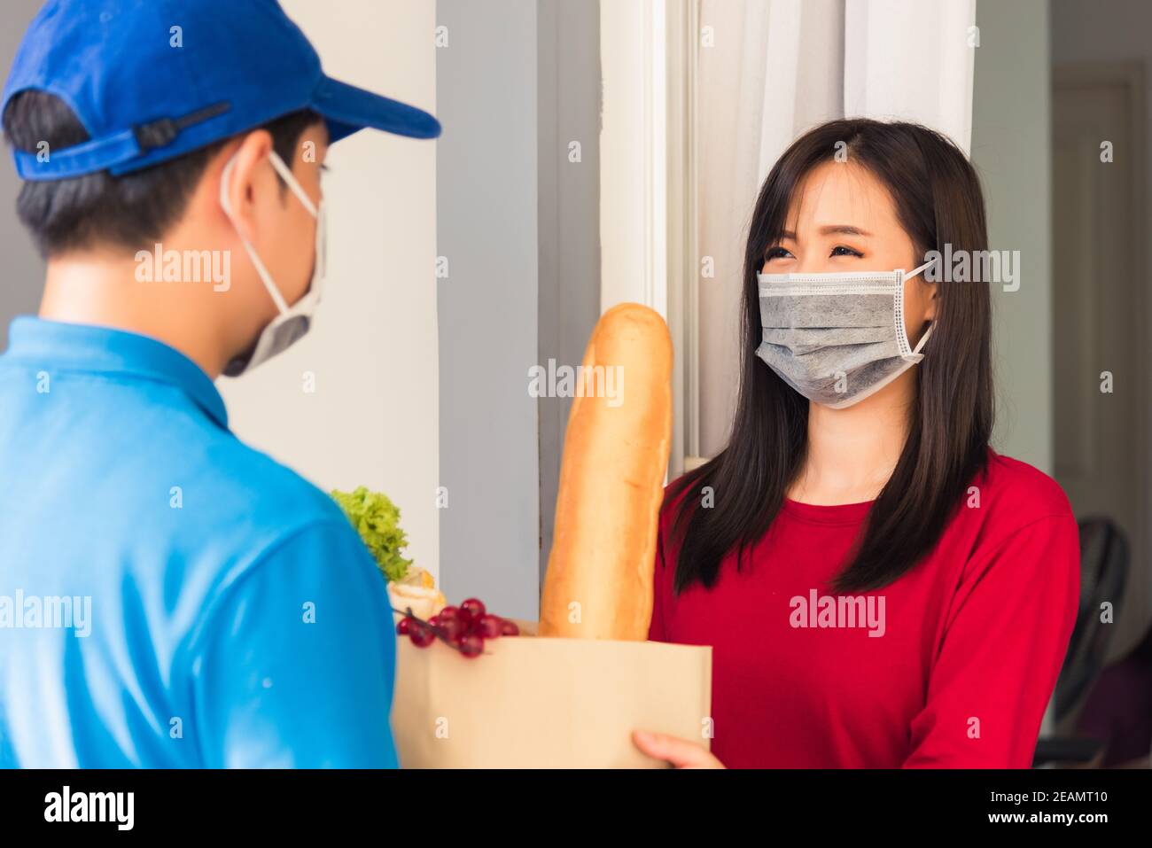 Food delivery office face mask hi-res stock photography and images - Alamy