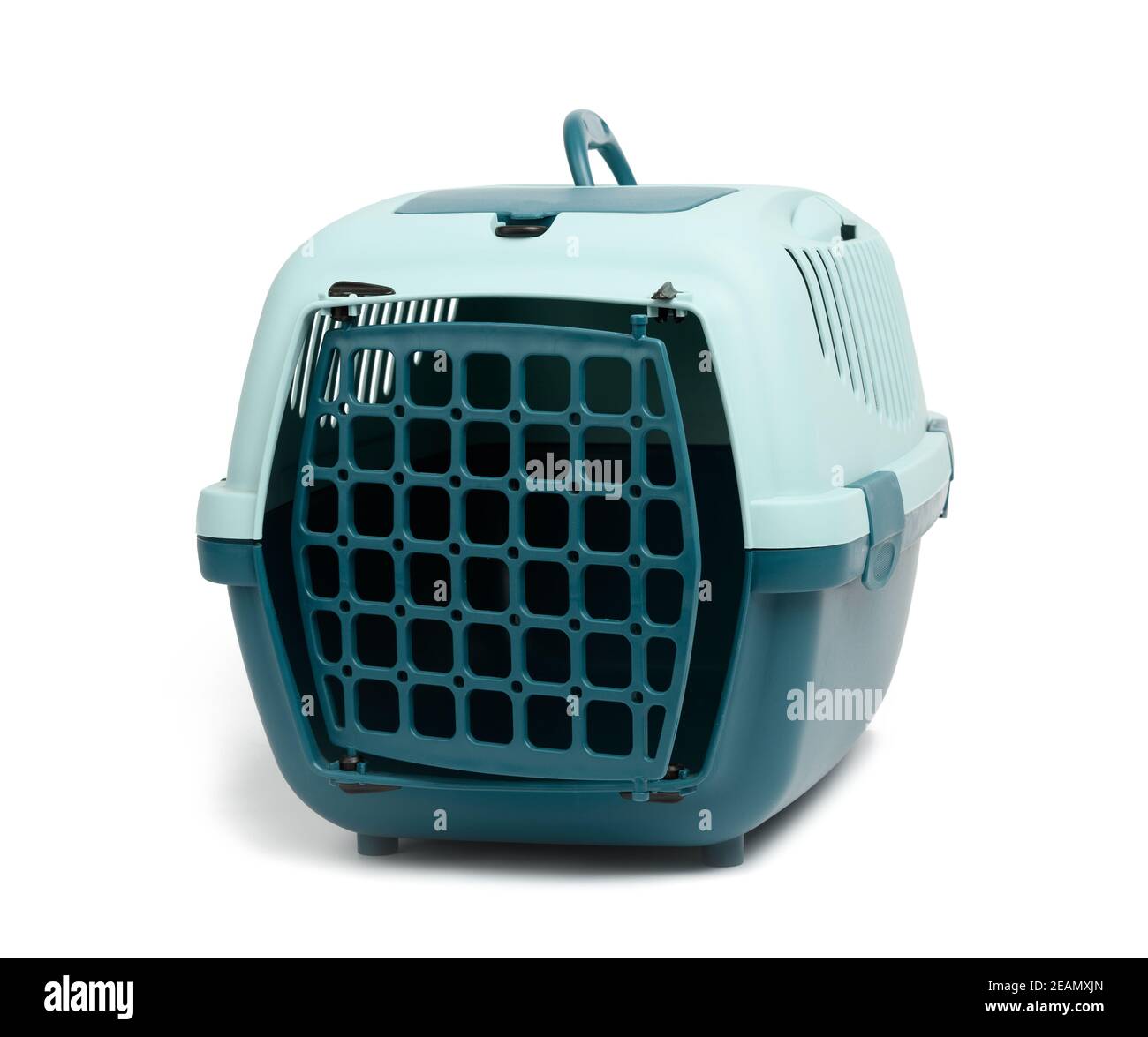 Animal transport cage hi-res stock photography and images - Alamy