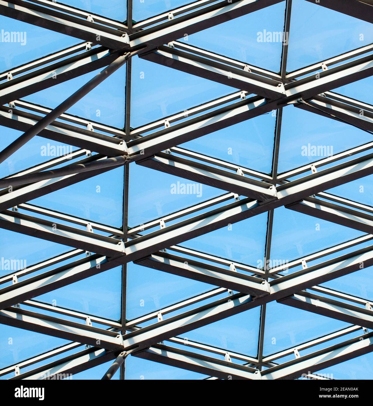 Steel construction detail glass roof hi-res stock photography and ...