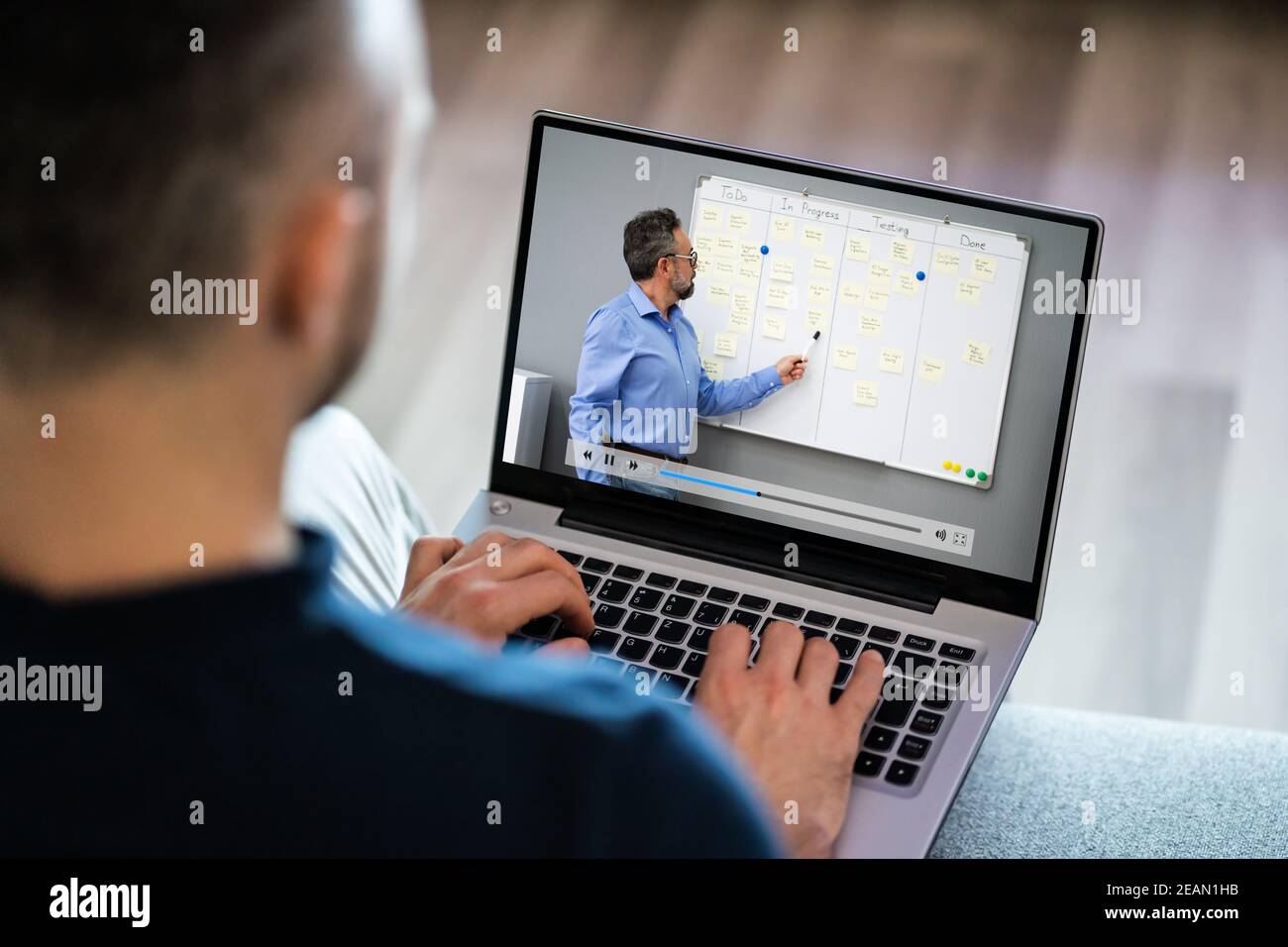 Virtual online meeting hi-res stock photography and images - Alamy