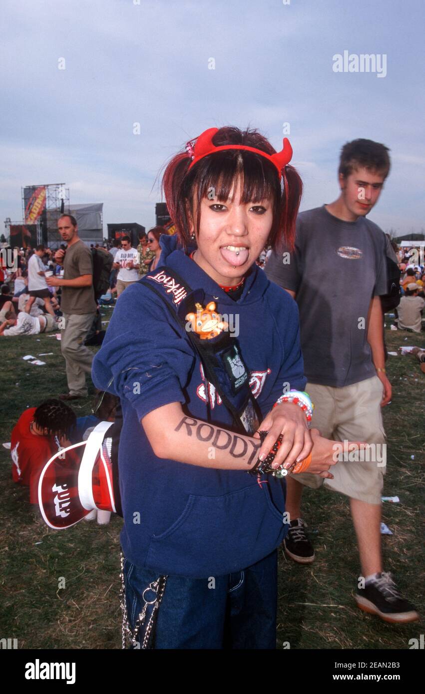 Fans at the Reading Festival 2000, Reading Berkshire, England, united ...