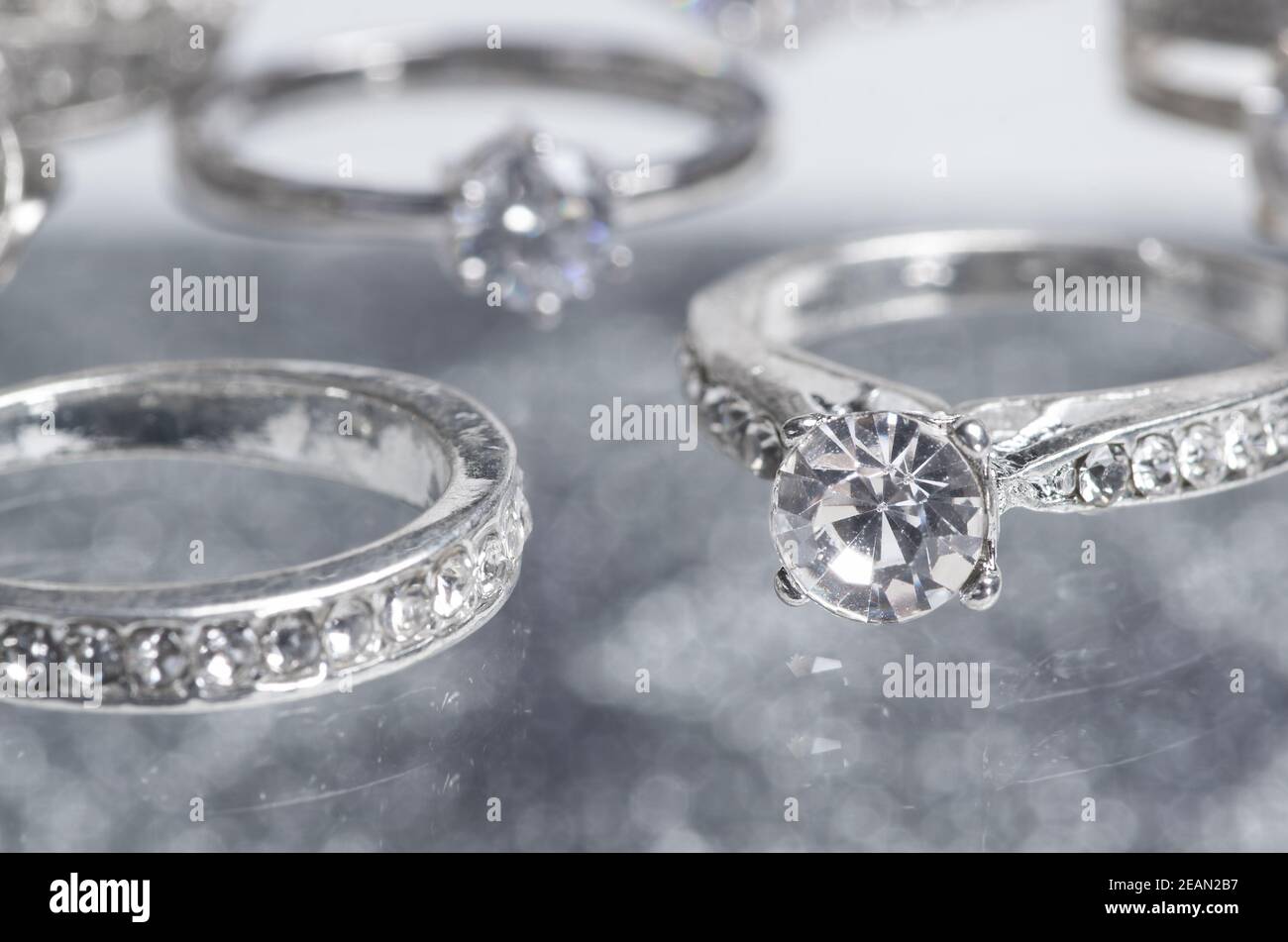 Silver diamond rings hi-res stock photography and images - Alamy