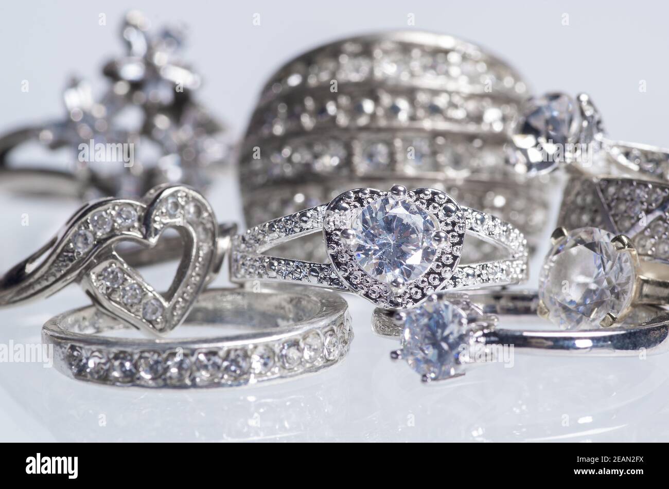 Silver diamond rings hi-res stock photography and images - Alamy