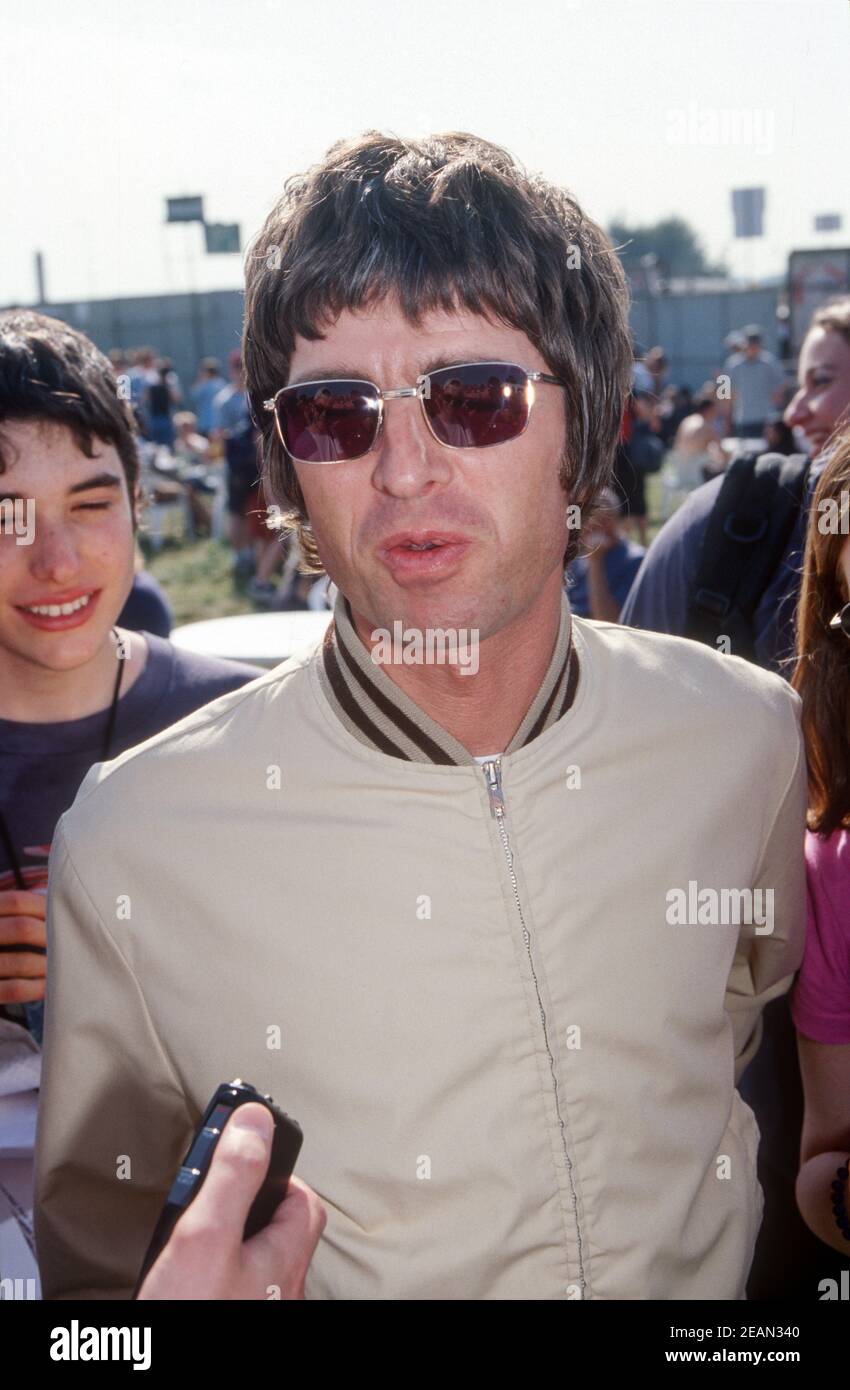 Oasis reading festival hi-res stock photography and images - Alamy