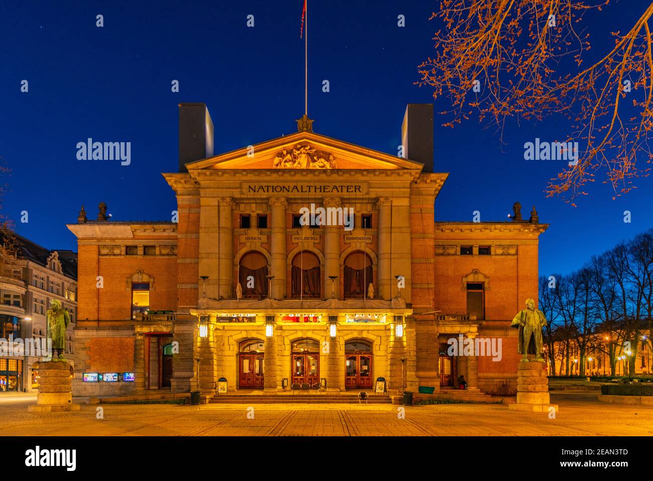 Night view of the national theatre in Oslo, Norway Stock Photo - Alamy