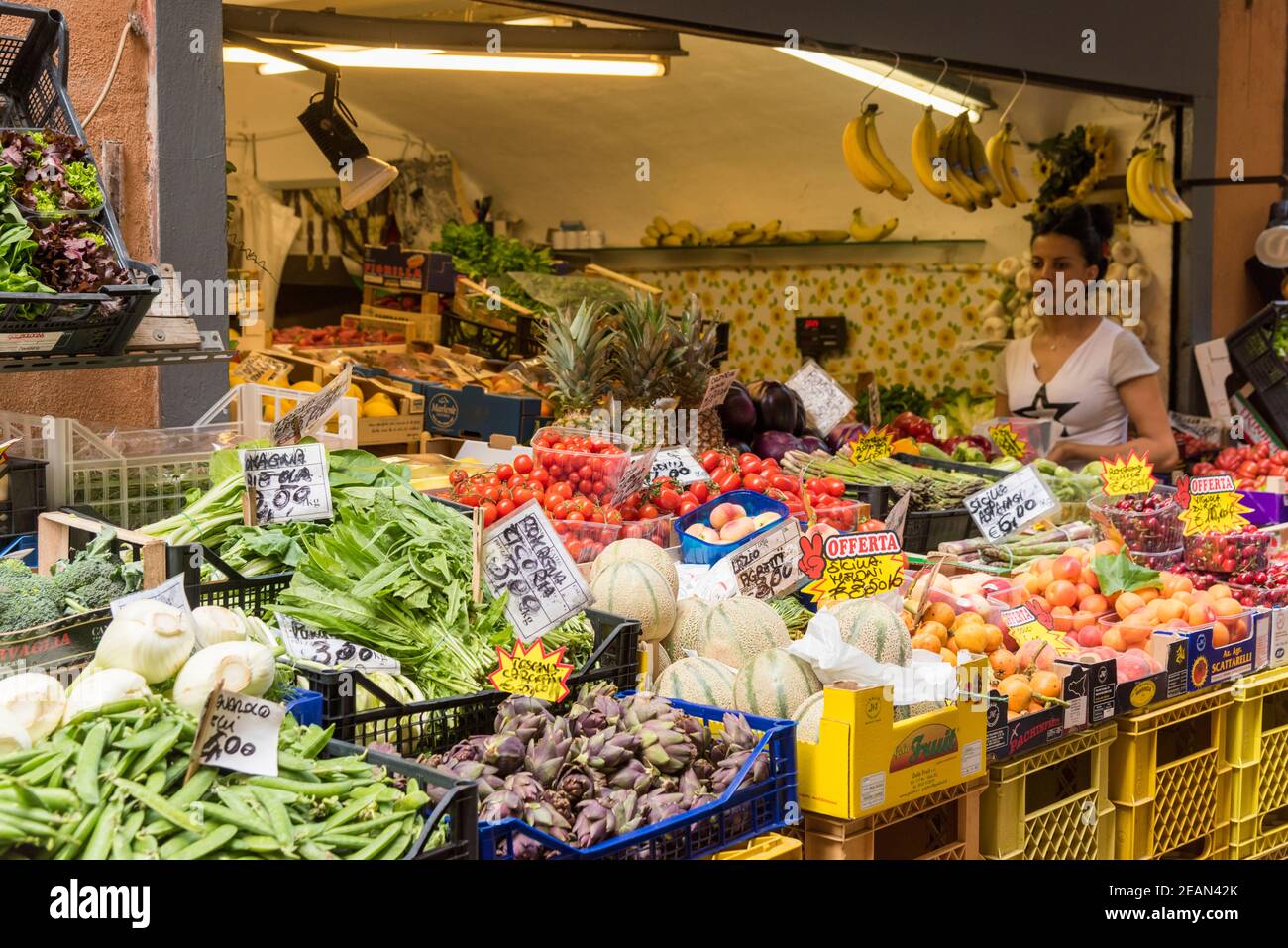 Fruit shop display hi-res stock photography and images - Alamy