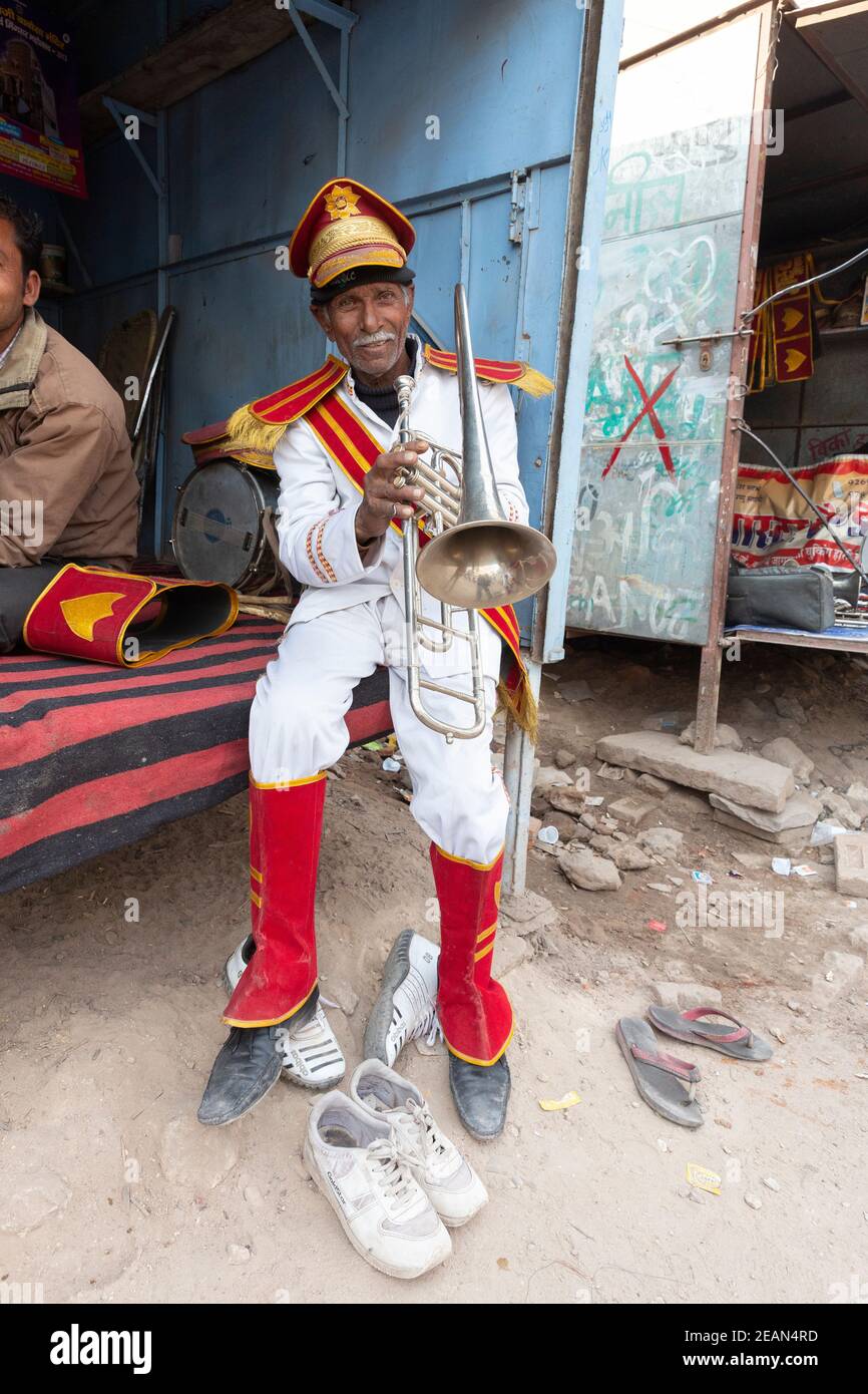 Man marching band uniform hi-res stock photography and images - Alamy
