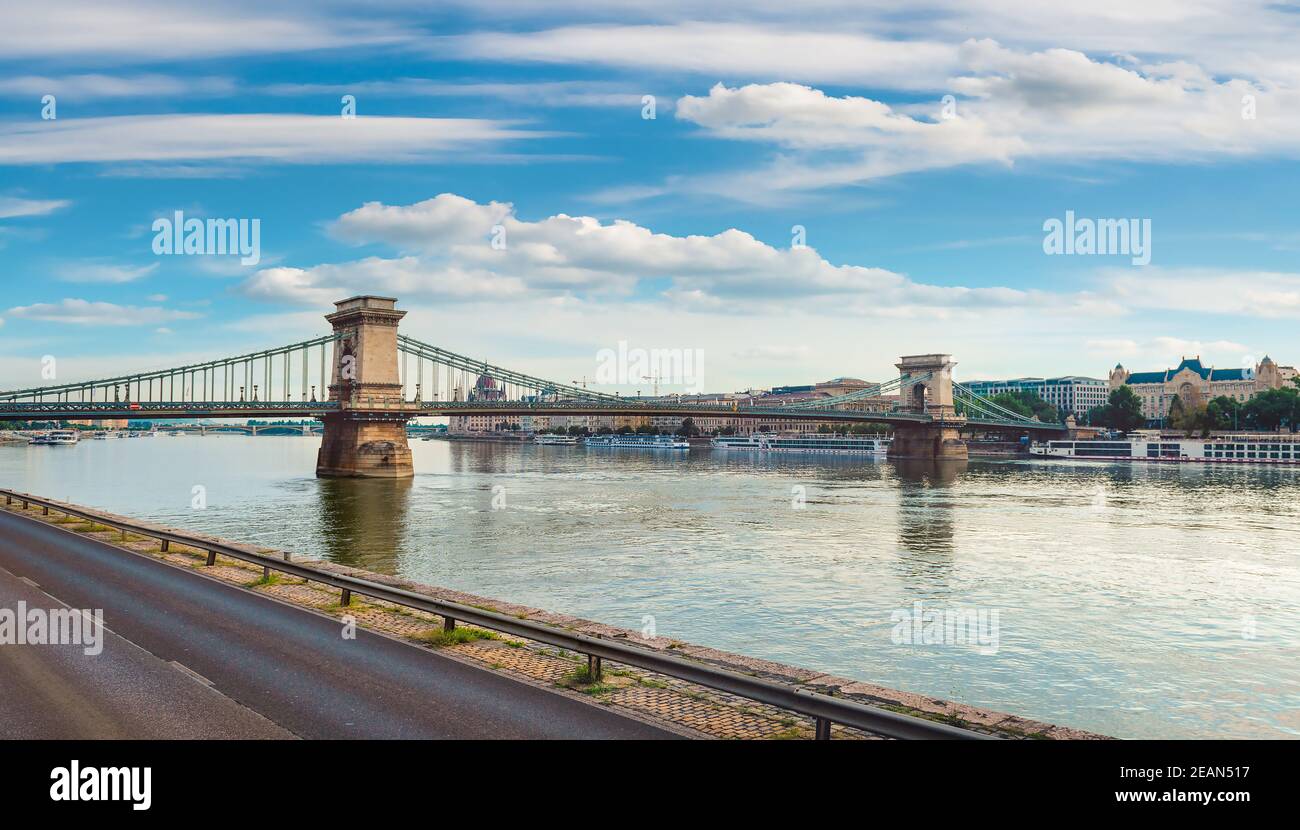 Chain bridge on river Stock Photo - Alamy