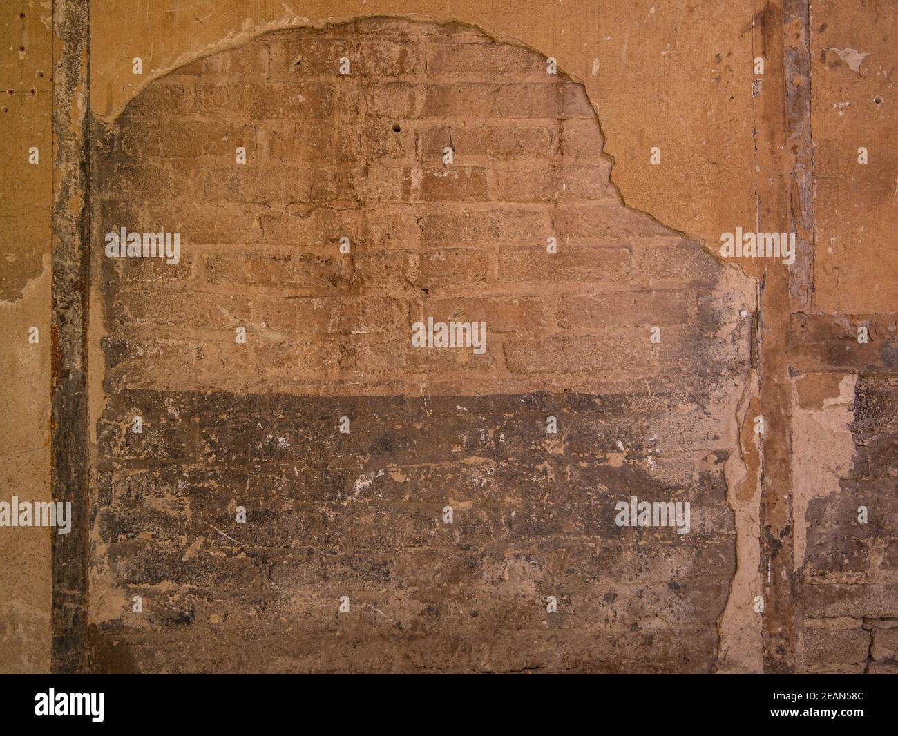 Plaster wall beams hi-res stock photography and images - Alamy