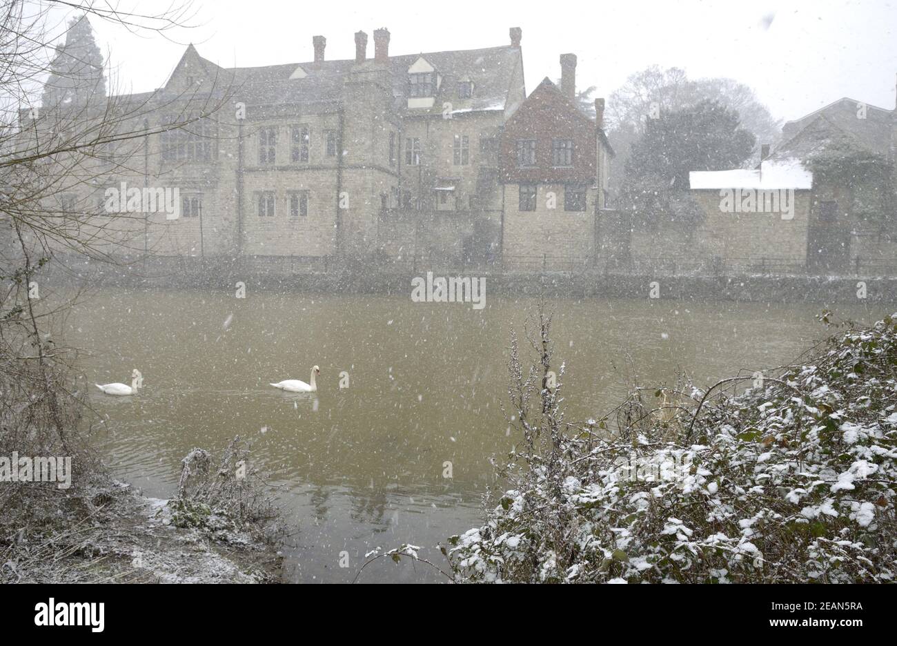 Maidstone, UK. 10th Feb, 2021. A second wave of snow hits the town ...