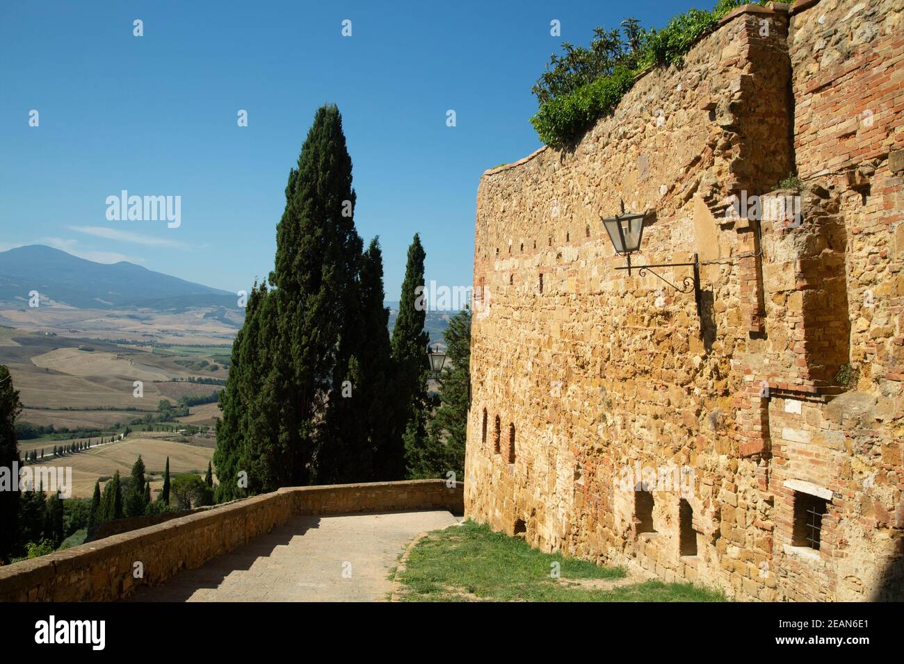 Ancient outdoor tourism hi-res stock photography and images - Alamy