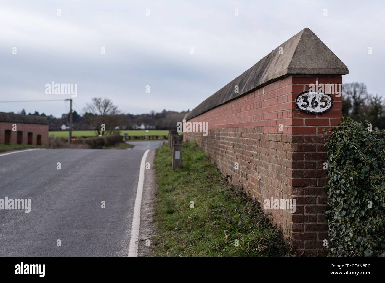 Bridge parapet hi-res stock photography and images - Alamy
