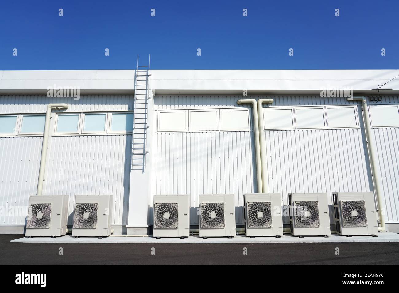 Air conditioner compressor hi-res stock photography and images - Alamy