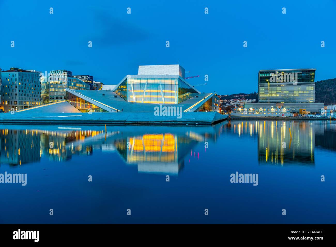 Night view of Opera house in Oslo, Norway Stock Photo - Alamy