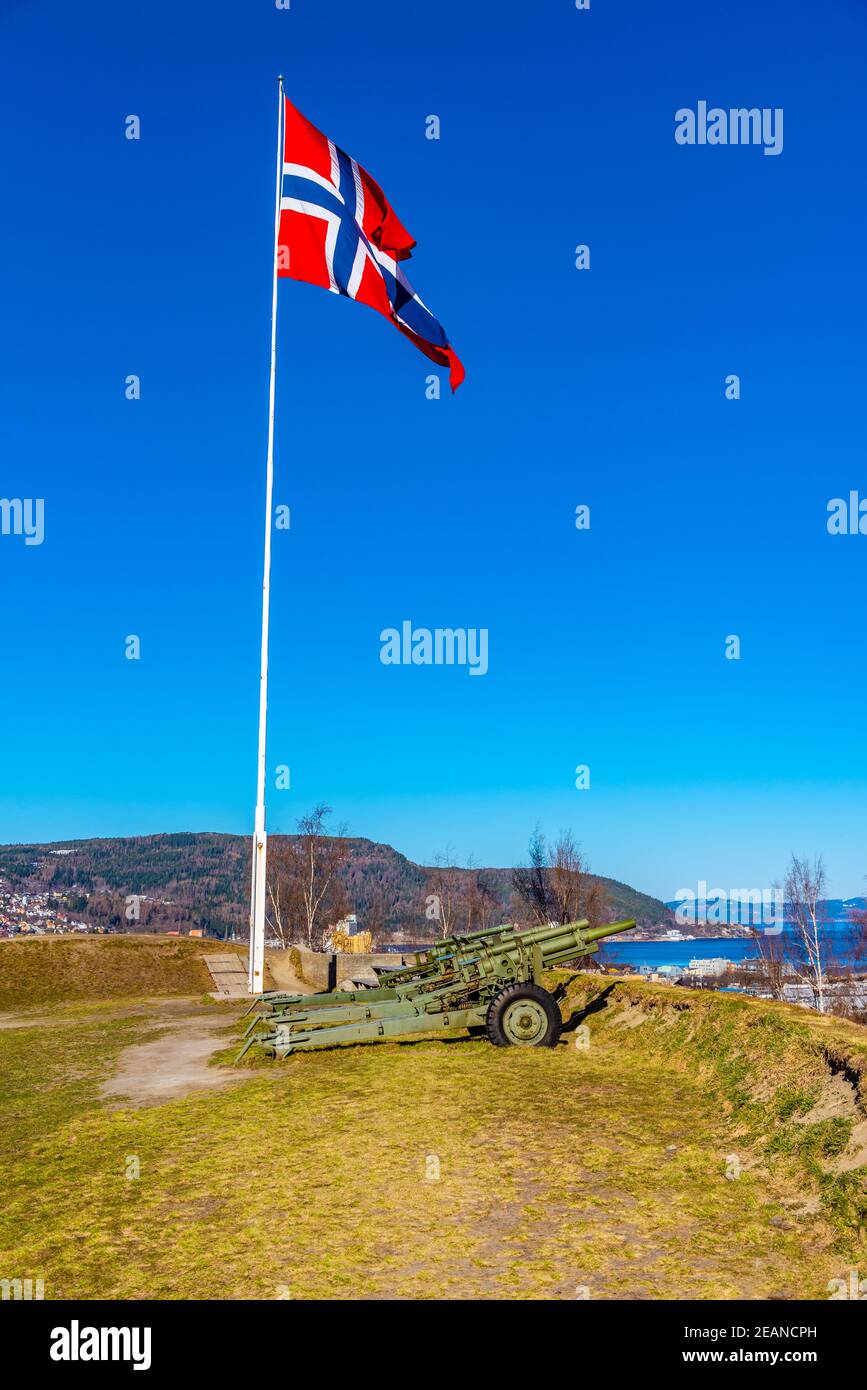 Norwegian flag waving over Kristiansten fortress in Trondheim Stock ...