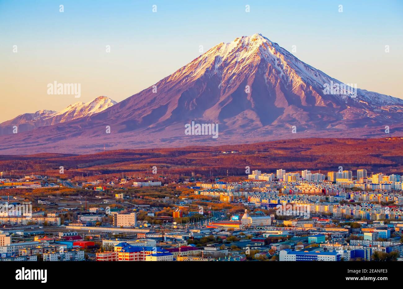 Kamchatka volcanoes hi-res stock photography and images - Alamy