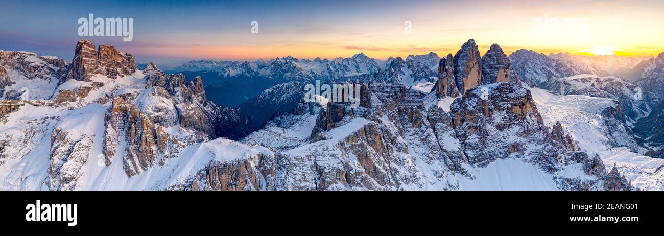 Snow border hi-res stock photography and images - Alamy