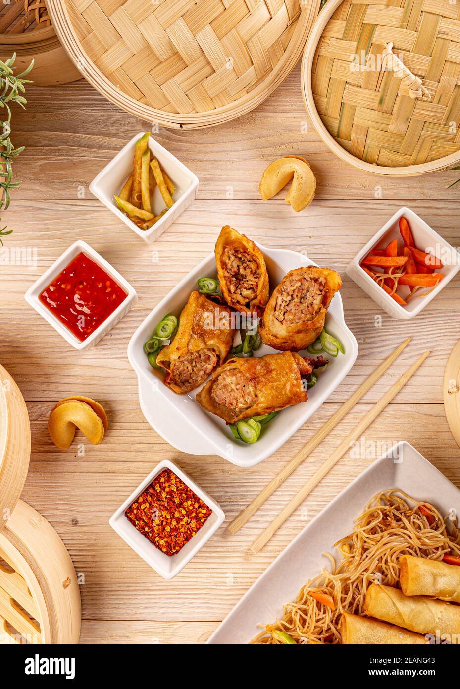 Duck spring rolls hi-res stock photography and images - Alamy