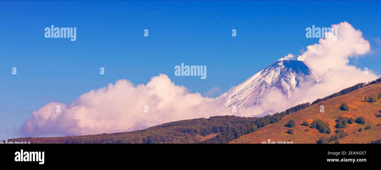 Snow volcano hi-res stock photography and images - Alamy