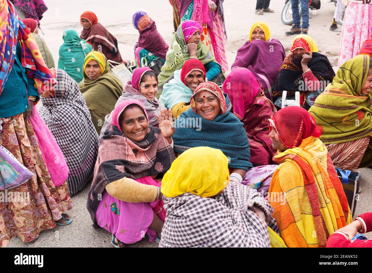 Colorfully dressed women hi-res stock photography and images - Alamy