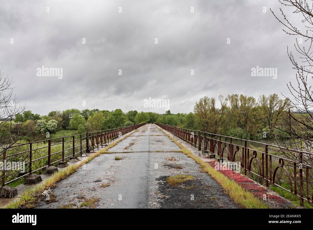 Old disused bridge hi-res stock photography and images - Alamy
