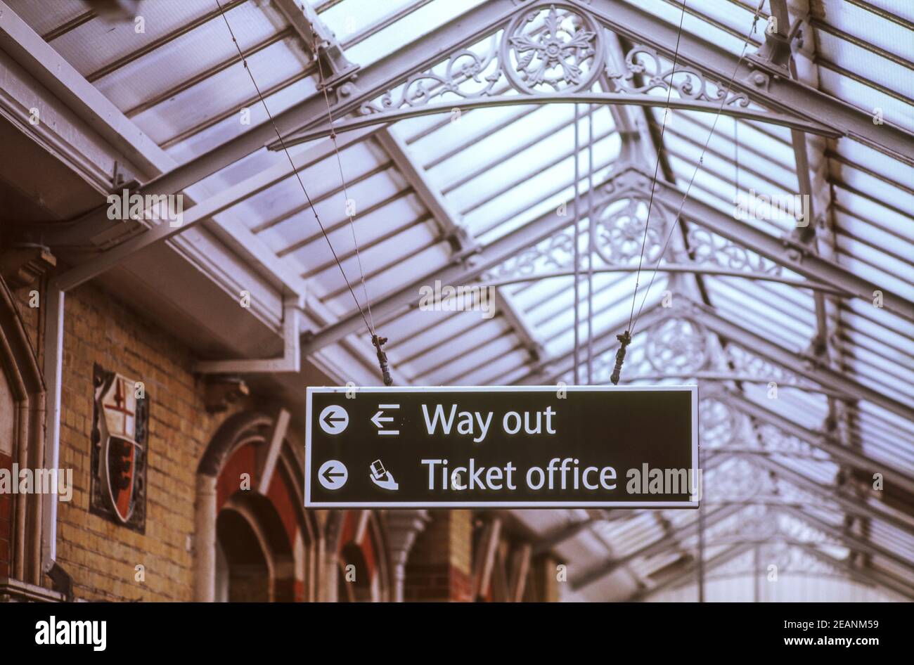 Finding your way sign hi-res stock photography and images - Alamy