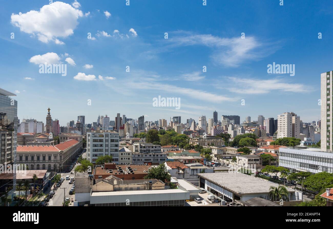 Beautiful view of São Paulo city skyline, avenues, houses and downtown ...