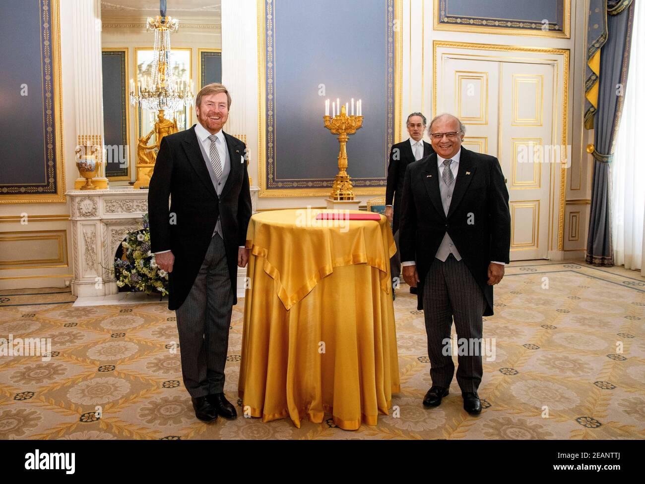 Presentation of the credentials of the ambassador of Suriname, Z.E. Rajendre Khargi to King ...