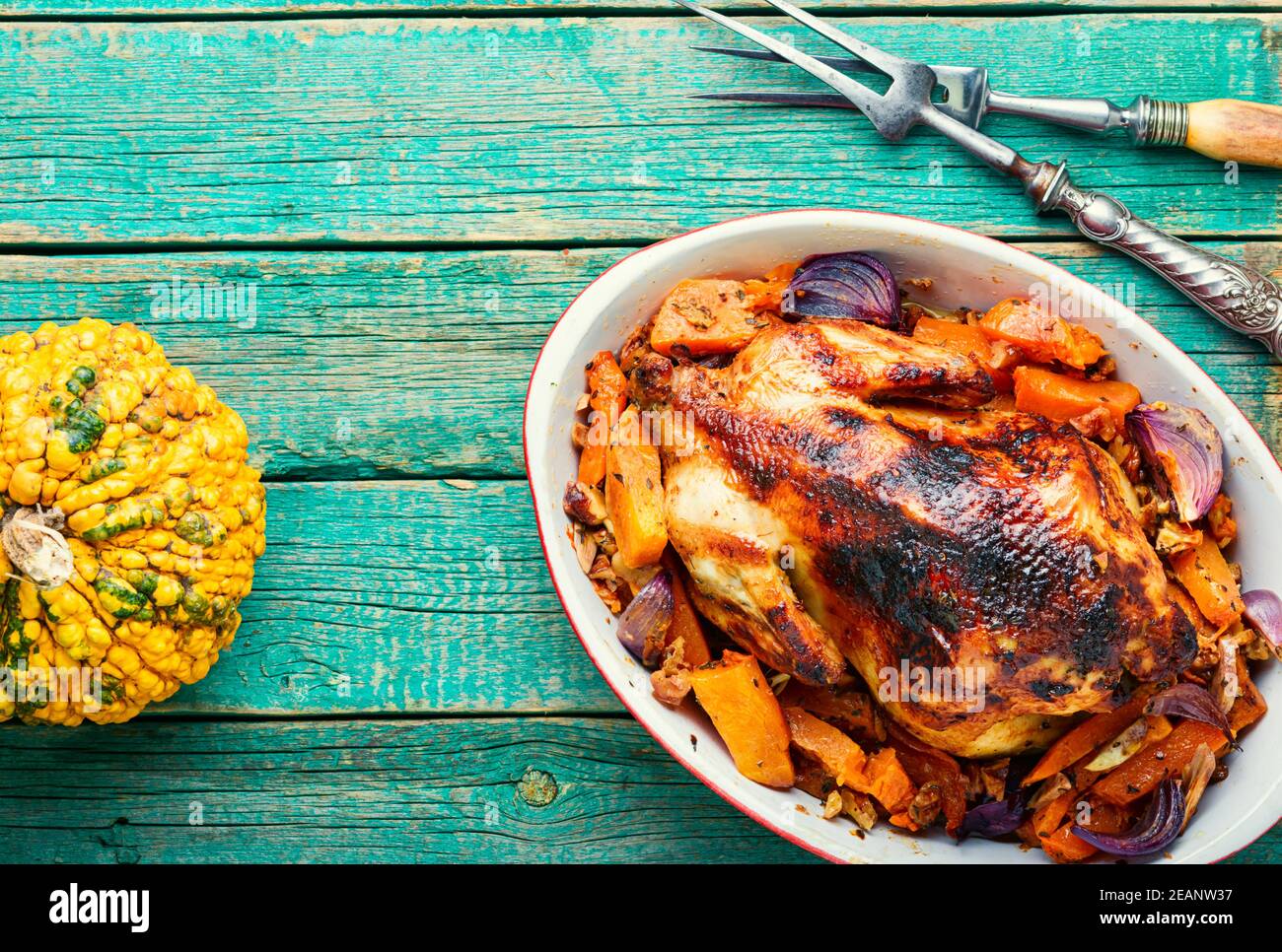 Whole bird hi-res stock photography and images - Alamy
