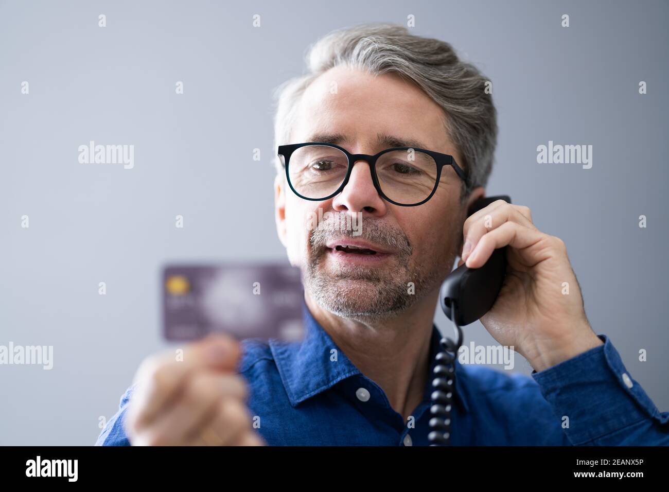 Scam hi-res stock photography and images - Alamy