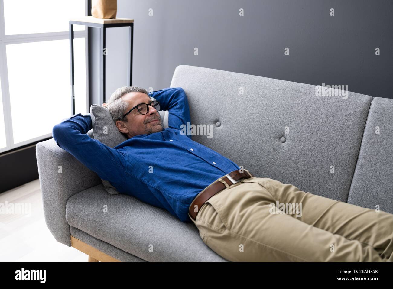 Senior hombre hi-res stock photography and images - Alamy
