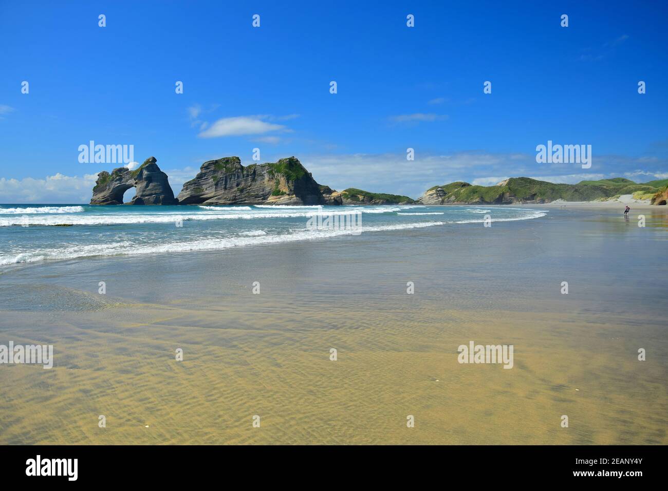 Archway Islands at Wharariki beach, New Zealand Stock Photo - Alamy