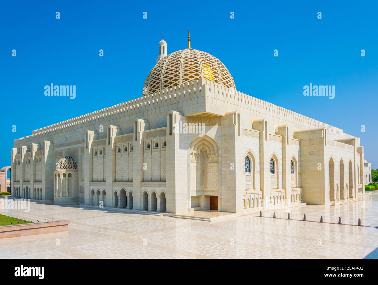the Sultan Qaboos Grand Mosque in Muscat, Oman Stock Photo - Alamy