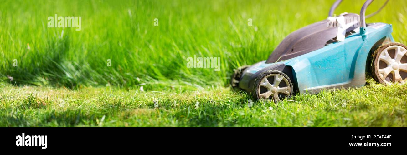 Lawn cutter hi-res stock photography and images - Alamy