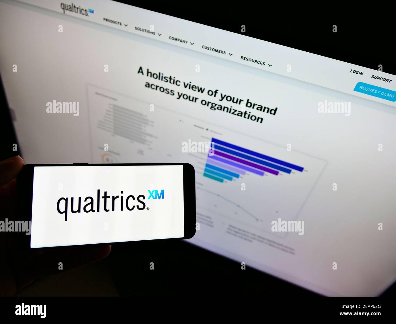 Qualtrics logo hi-res stock photography and images - Alamy