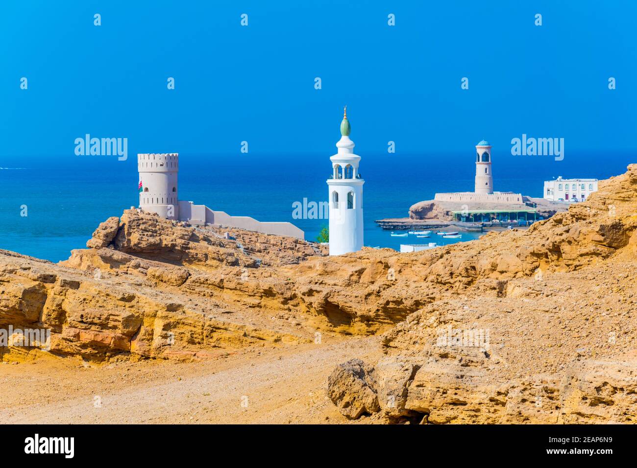 Sur oman watchtower hi-res stock photography and images - Alamy