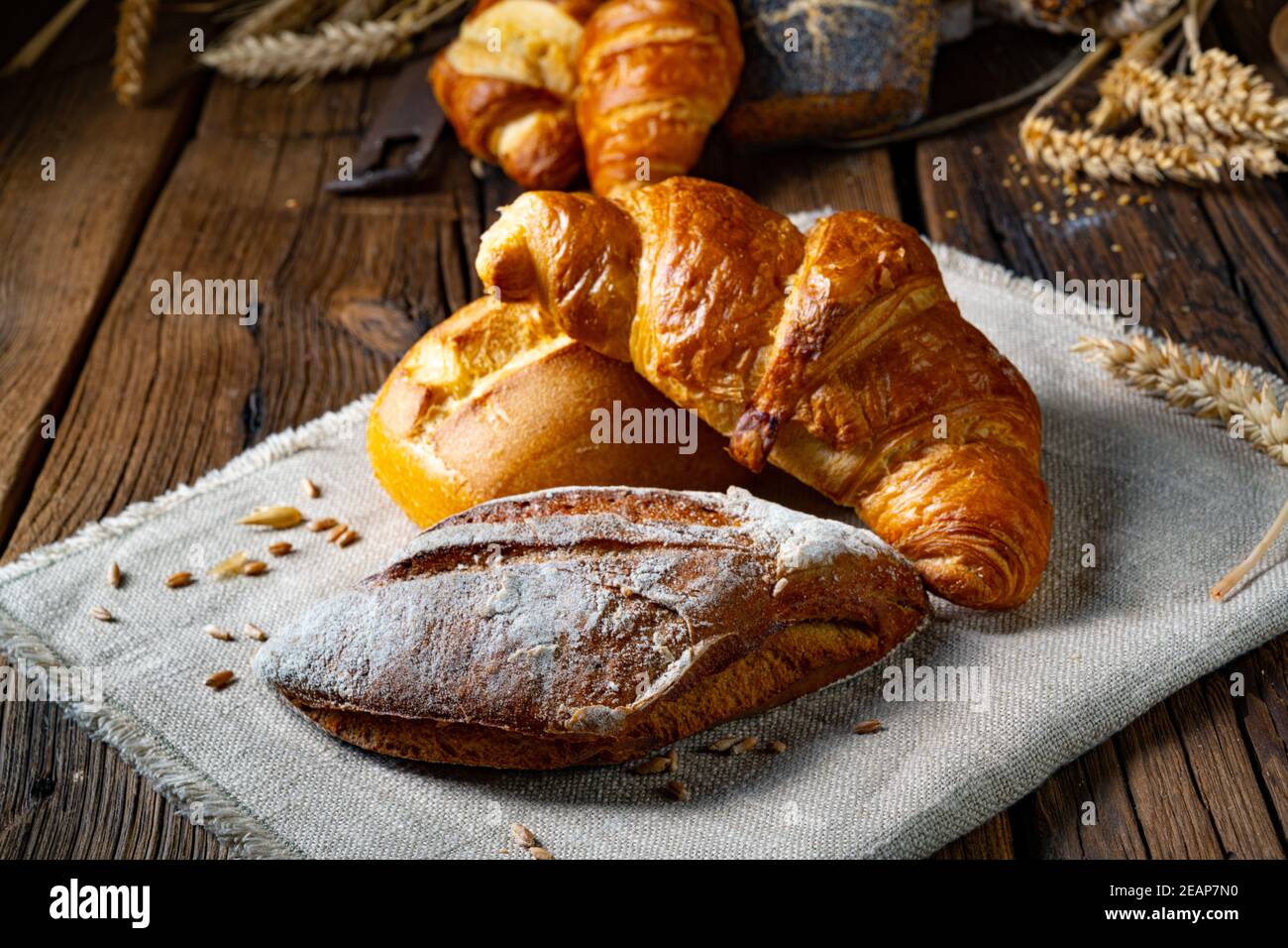 Fresh rolls in a cornucopia Stock Photo - Alamy