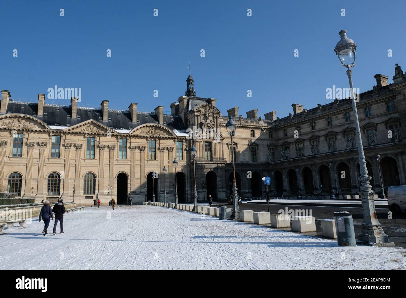 The louvre snow hi-res stock photography and images - Alamy