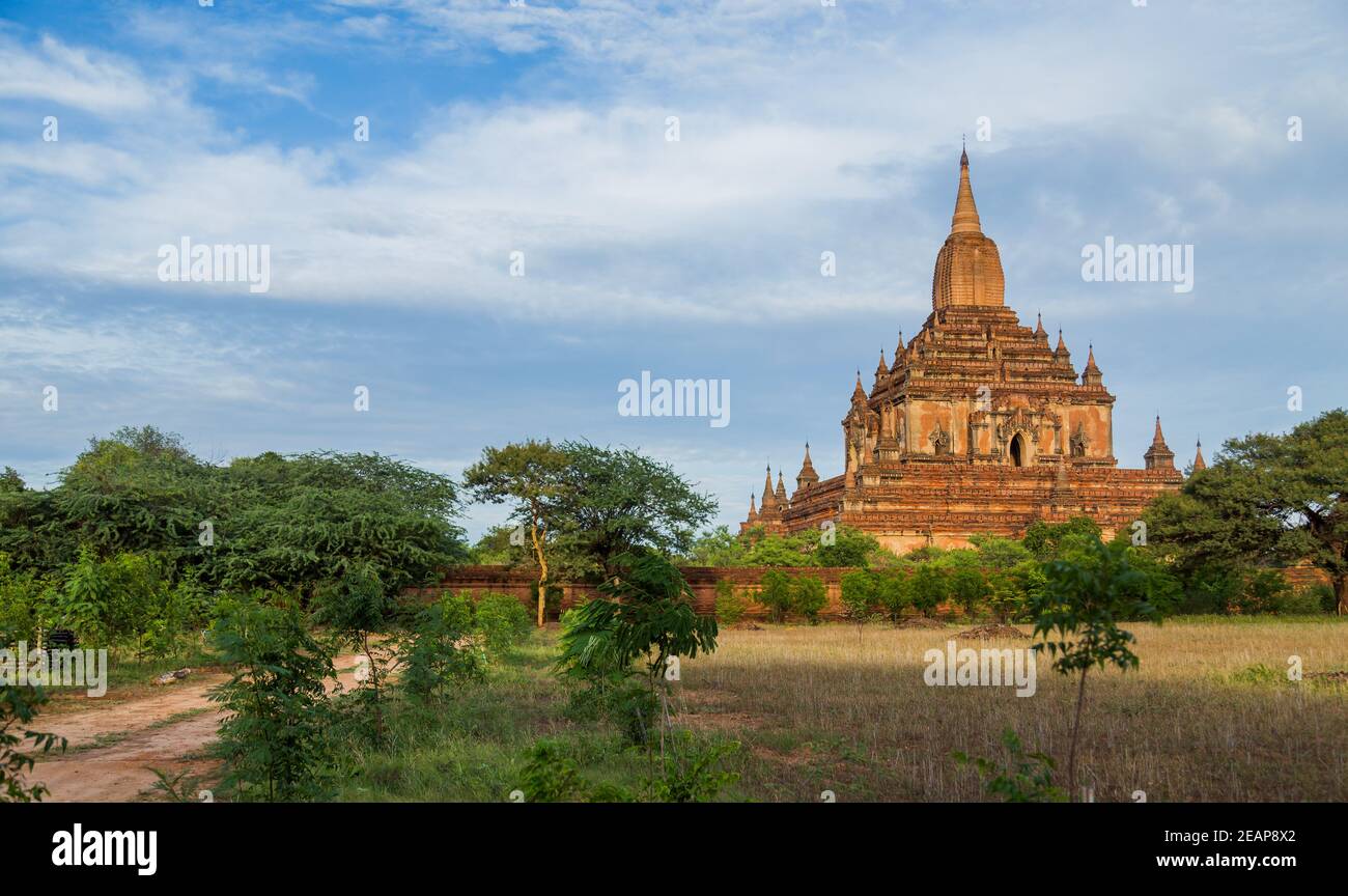 Ancient temple in Bagan Stock Photo - Alamy