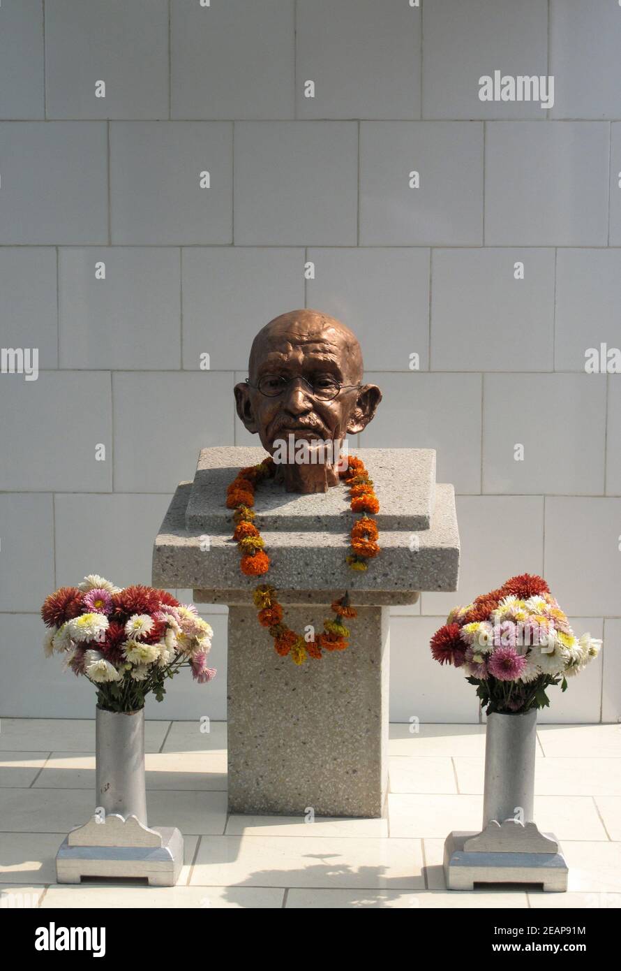 Statue of Ghandi in the Mother Teresa's Leprosy Centre in Titagarh ...